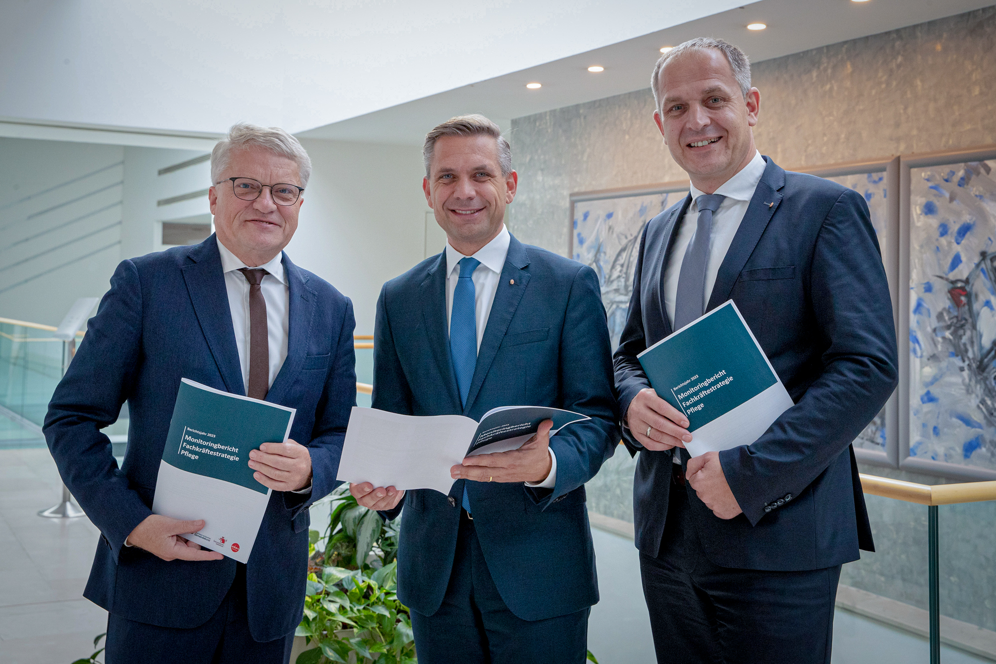 Land Oberösterreich - LR Dr. Hattmannsdorfer: Oberösterreichs Pflege ...