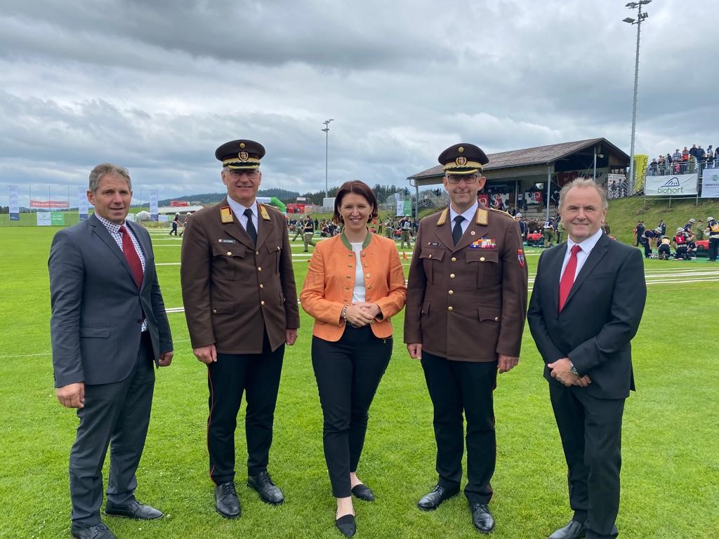 Land Oberösterreich - LRin Langer-Weninger zum OÖ Landesfeuerwehrbewerb ...