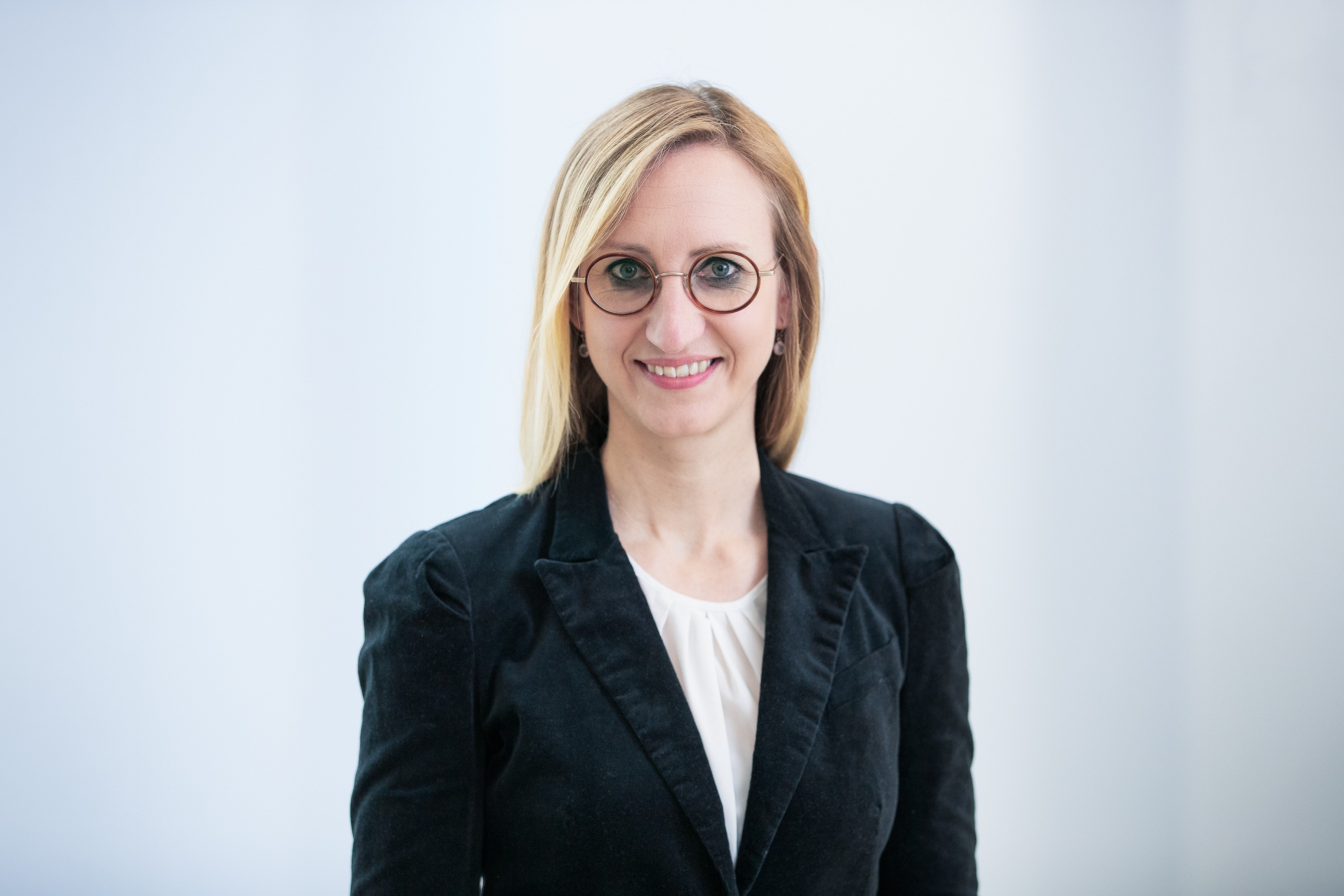 Land Oberösterreich - Mag.a Margot Nazzal zur neuen Leiterin der ...